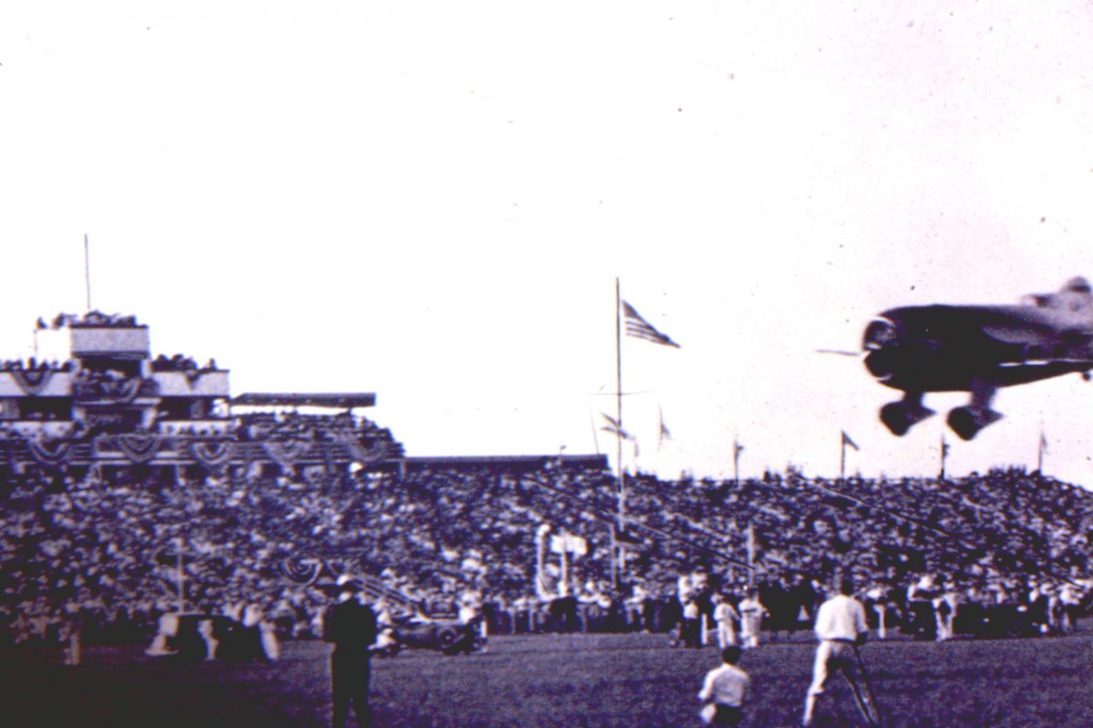 The Gee Bee "Floating" Bugaboo - The Gee Bee.com