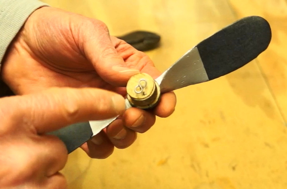 My Favorite Tools #4 - Bending a Figure 8 Hook - The Gee Bee.com